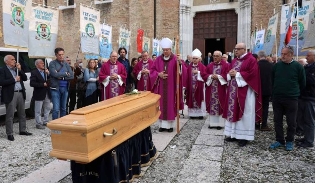 A San Nicolò il funerale di don Canuto Toso: una vita per i migranti